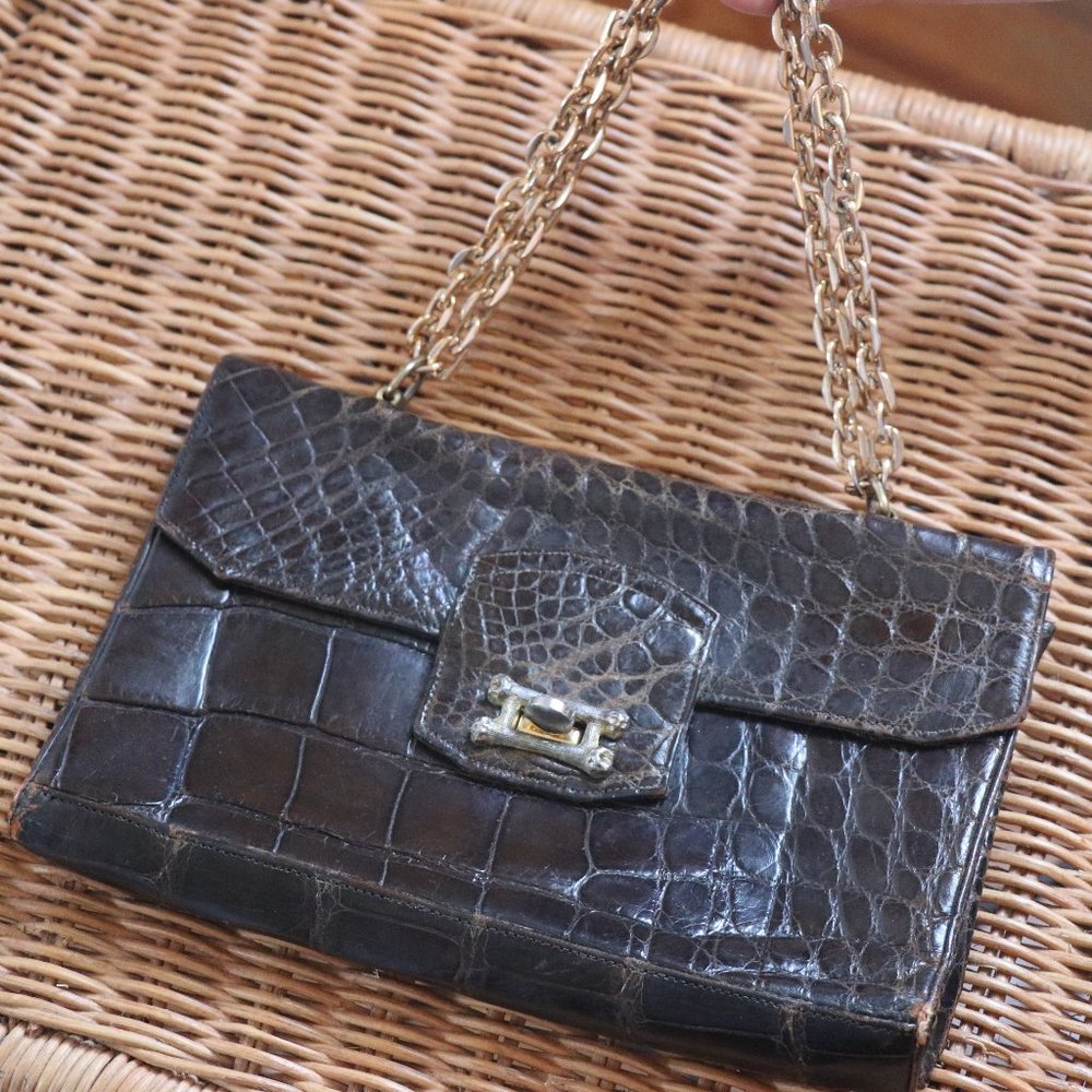 Alligator Envelope Style Clutch With Chain - Gem